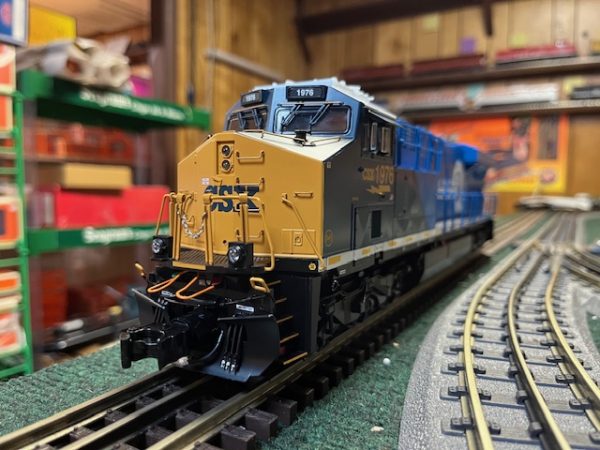 LIONEL - CSX LEGACY ES44AC #1976 (CR) DIESEL ENGINE SKU: 2433891 - Atlantic Rails